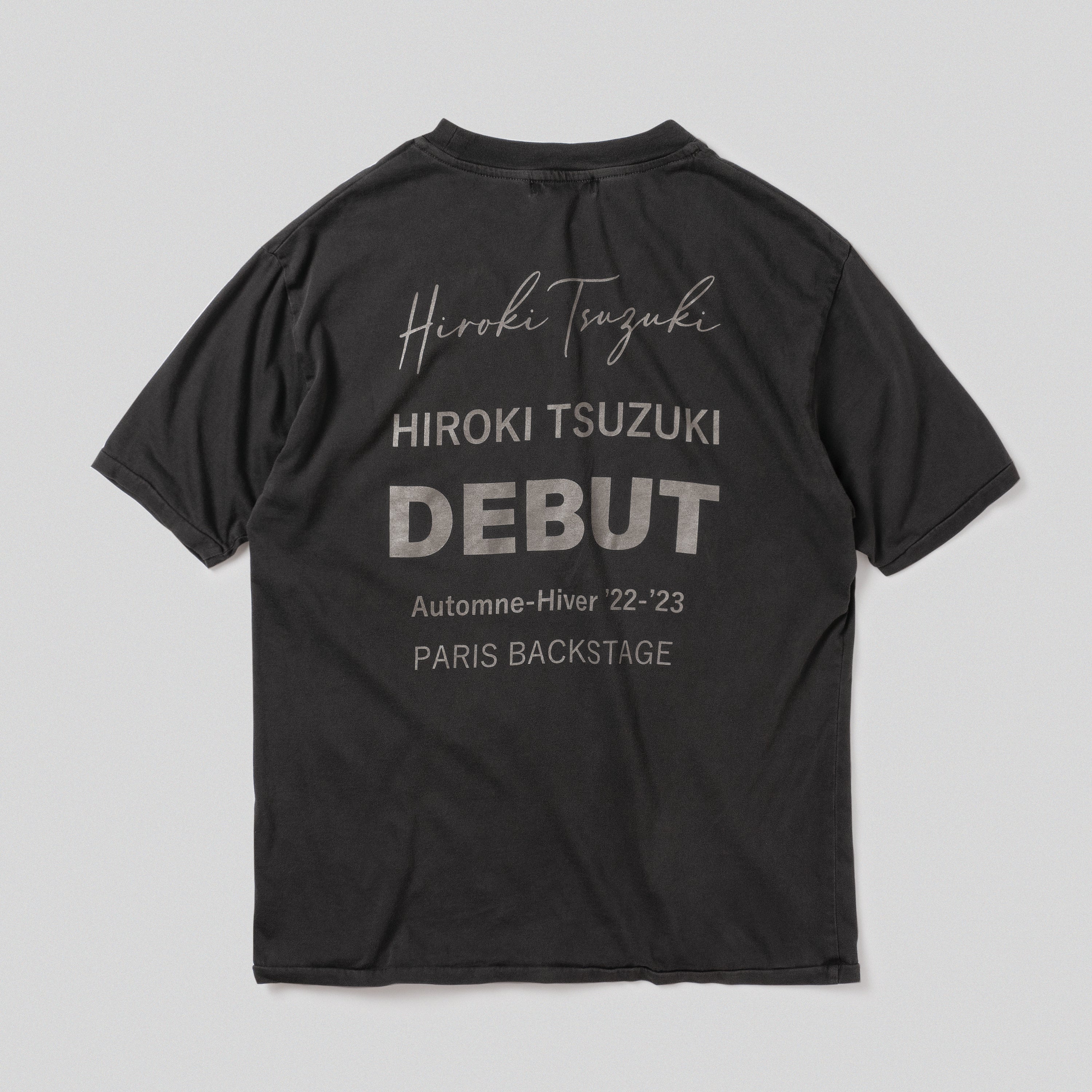 【HIROKI TSUZUKI】DEBUT T-SHIRT (CHARCOAL) – YZ