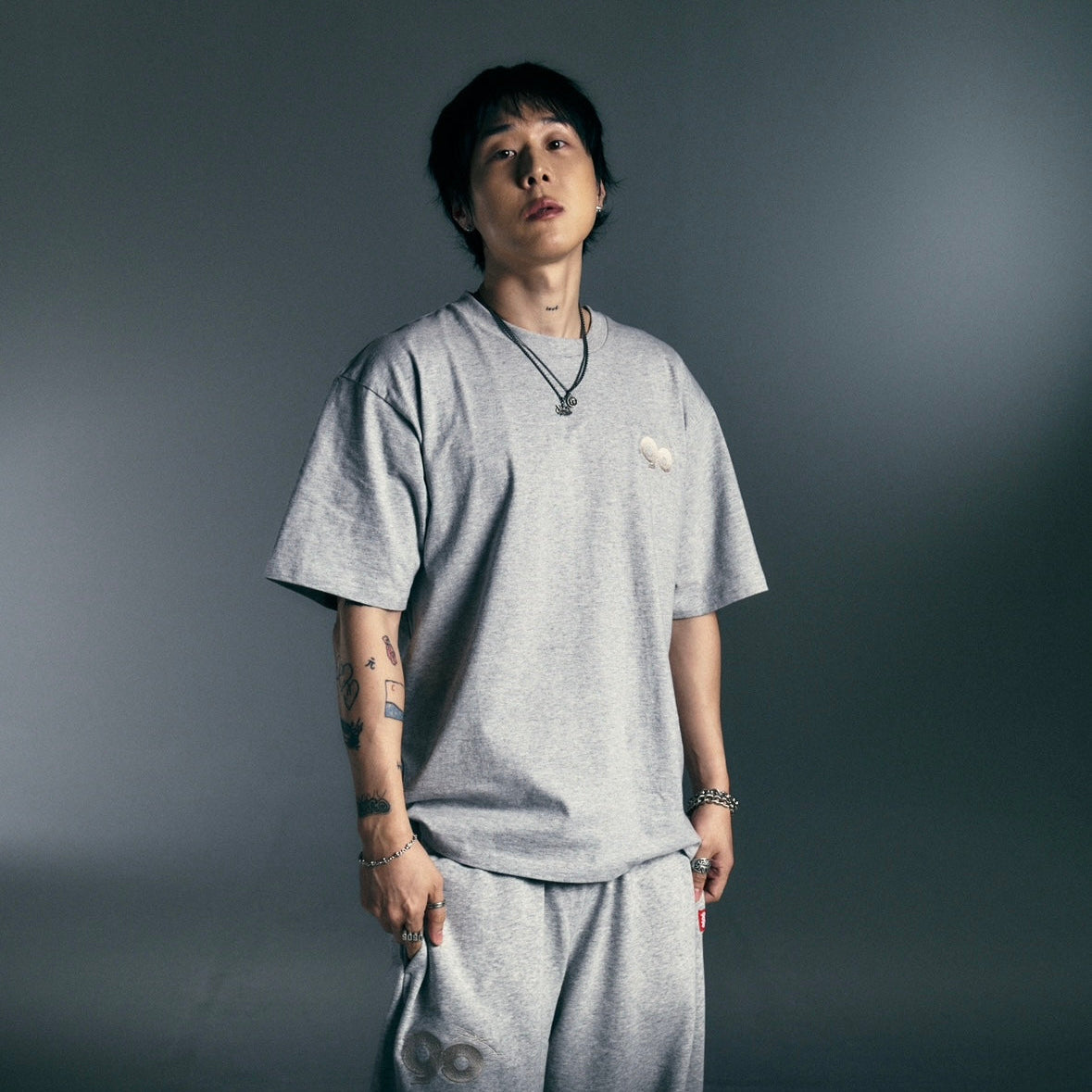 9090 × pH-1 90 Logo Tee – YZ